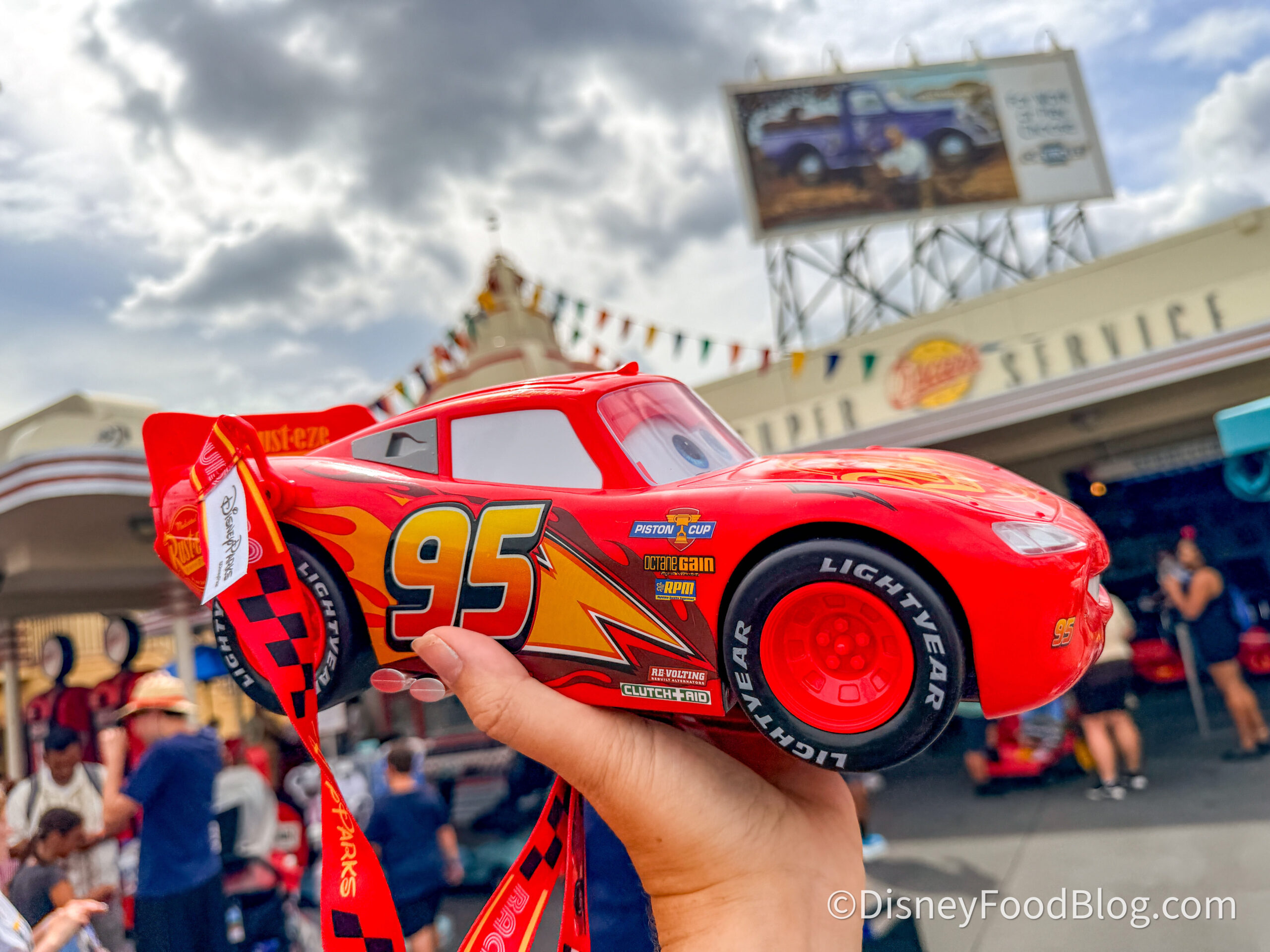 Disney, You Might Have Outdone Yourself With This NEW Popcorn Bucket ...