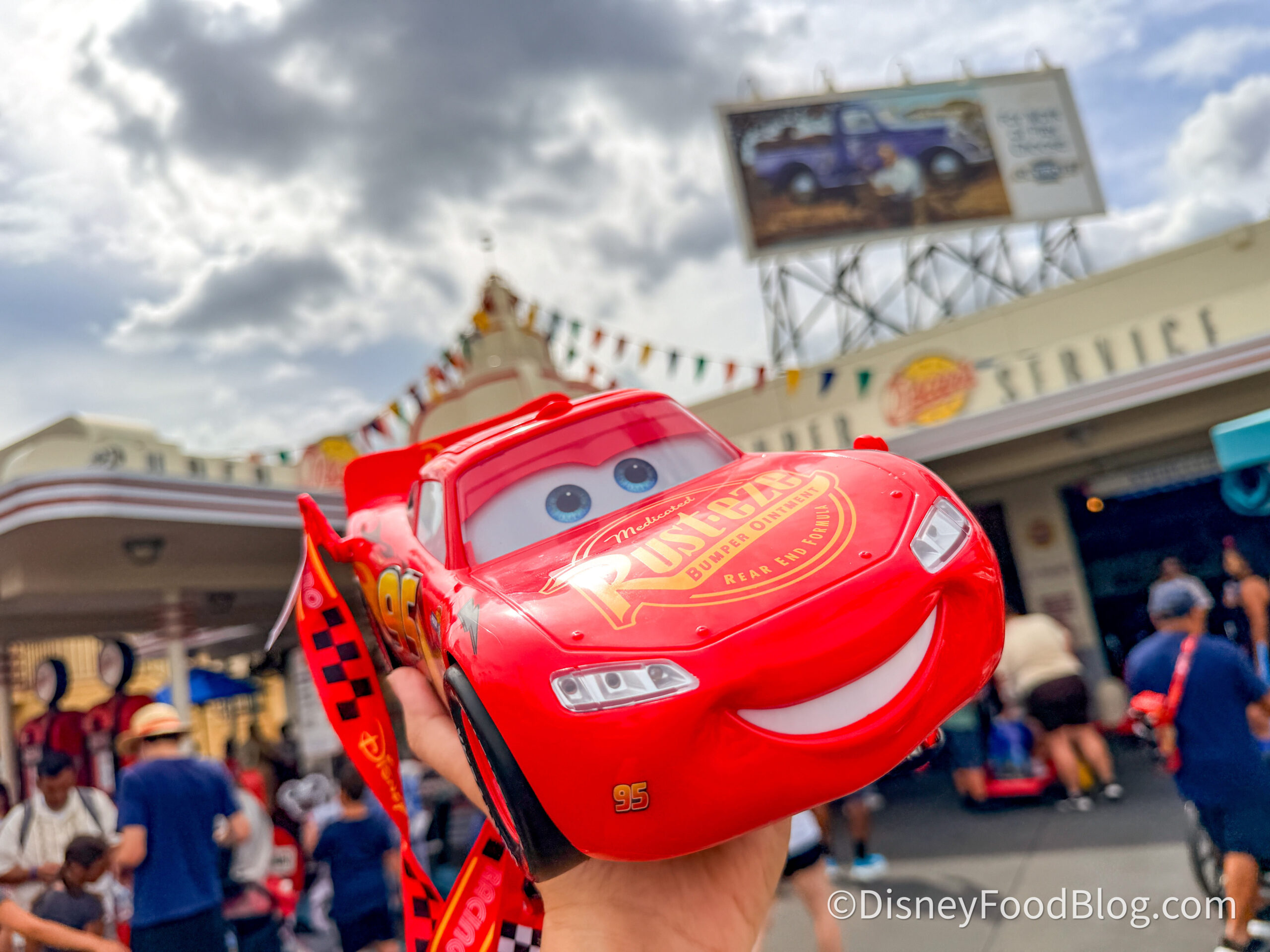 Disney, You Might Have Outdone Yourself With This NEW Popcorn Bucket ...