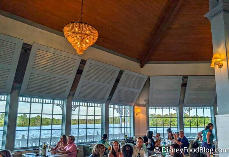 REVIEW: This Disney World Restaurant Boasts Incredible Eats and ...